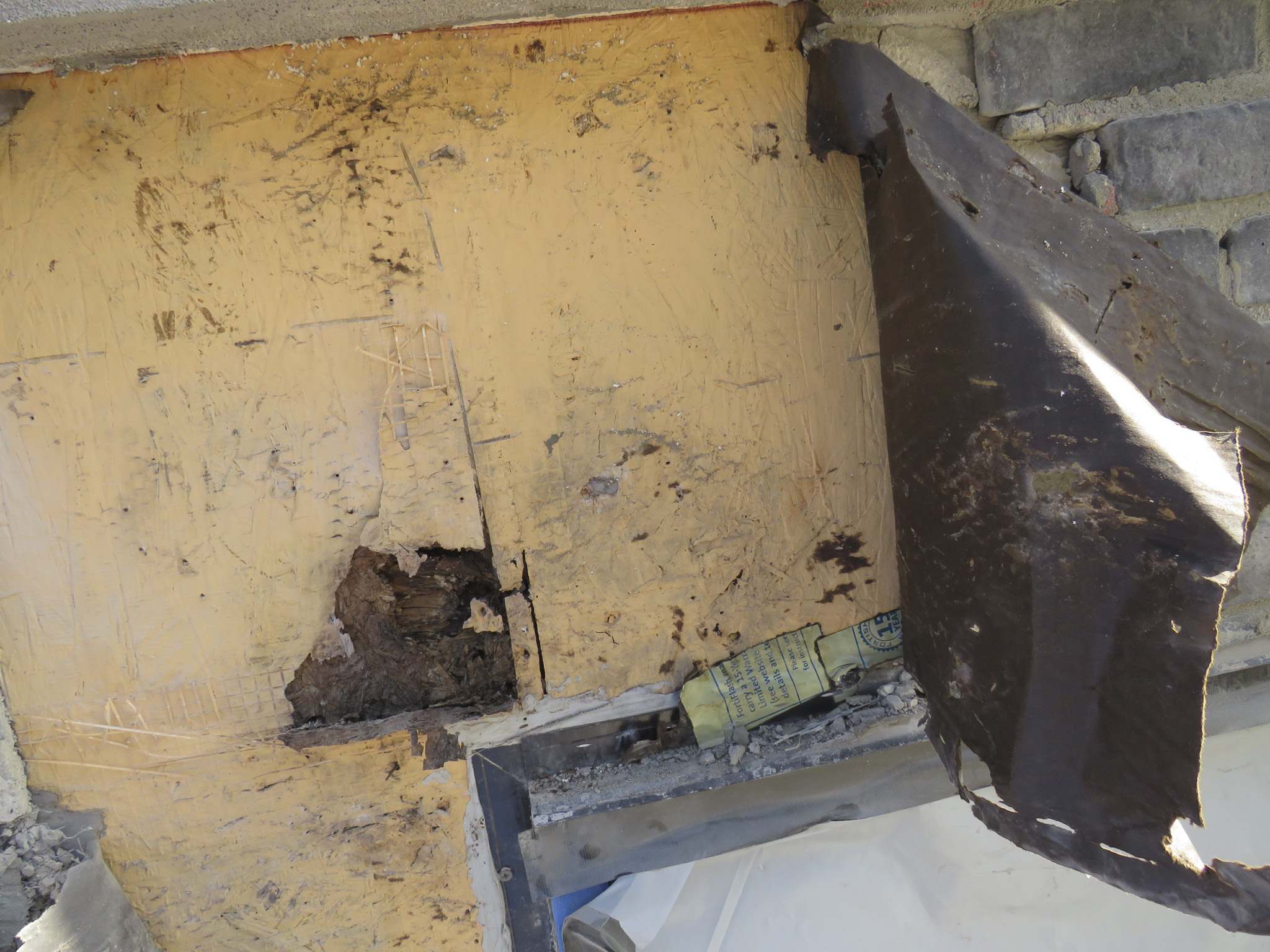 Non-Compliant Flashing at Window Head - Fiebig Architecture